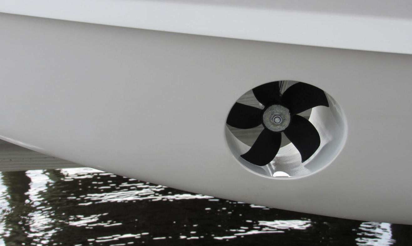 What you need to know about Bow and Stern Thrusters - Vessel Star